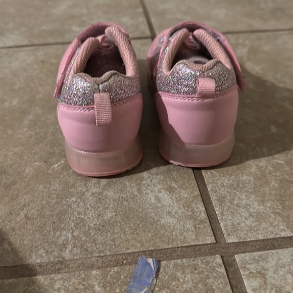 fabkids | Shoes | Girls Pink Glitter Light Up Tennis Shoes | Poshmark